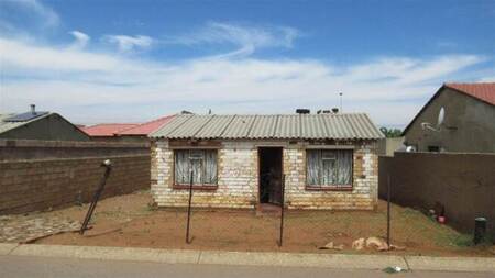 Cheap Houses for Sale in Mofolo Central from R 250000 | RentUncle