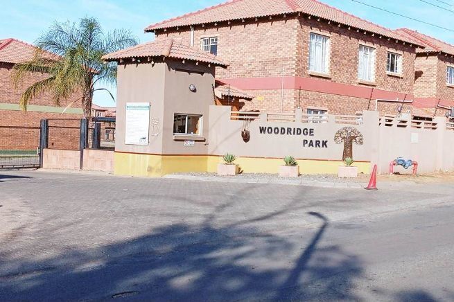 2 Bed Apartment in Woodridge Park Waterval East, Rustenburg, Waterval ...