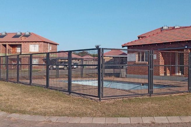 2 Bed Apartment in Woodridge Park Waterval East, Rustenburg, Waterval ...