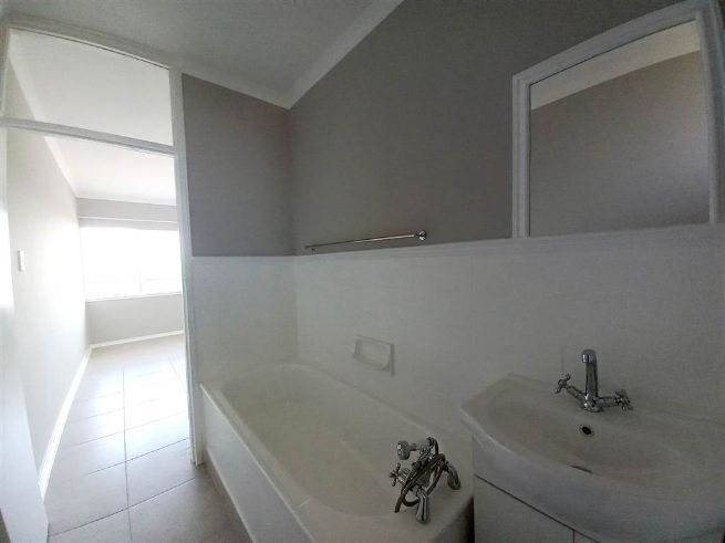 1 Bed Apartment in Pinetown Central, Clare Hills | RentUncle