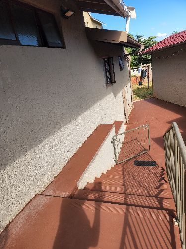 Secure Outbuilding for rent, Glen Anil | RentUncle