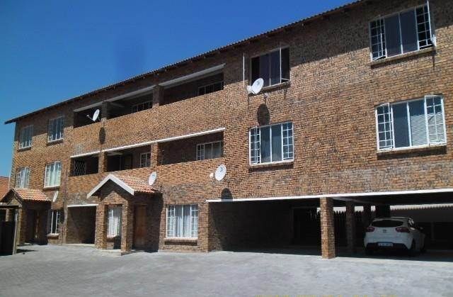 2 Bed Apartment in Rustenburg, Renosterfontein AH | RentUncle