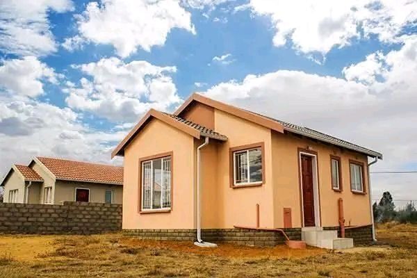 Rdp houses Human Settlement, Lufhereng | RentUncle