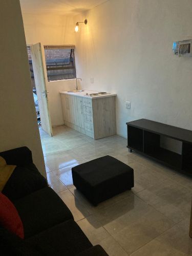 Bachelor room, Parkdene | RentUncle