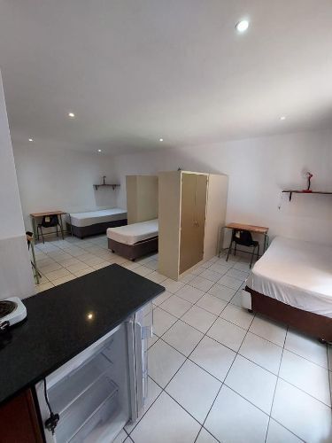 Female student res, Braamfontein | RentUncle