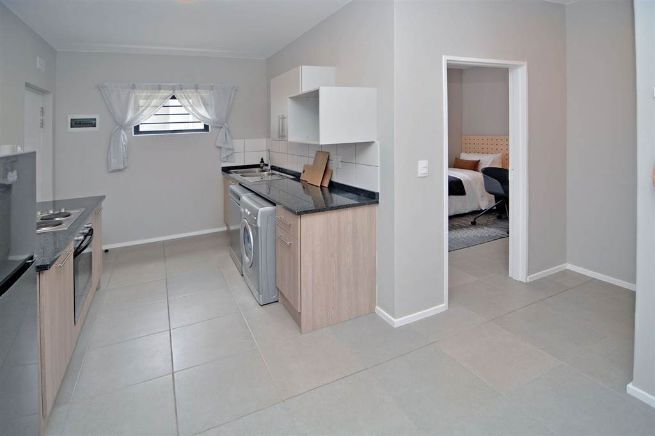 2 Bed 2 Bath Apartment in Noordwyk, Erand creeck complex, Noordwyk ...