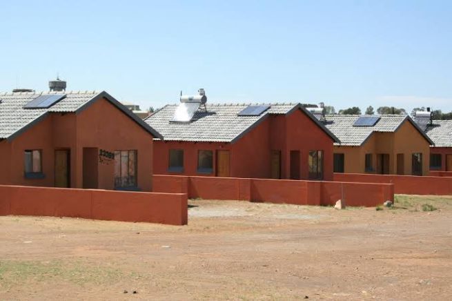 Houses available contack Mr Segole on 0664591906, Botshabelo | RentUncle