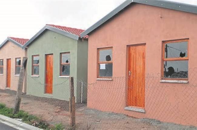 Houses available contack Mr Segole on 0664591906, Botshabelo | RentUncle