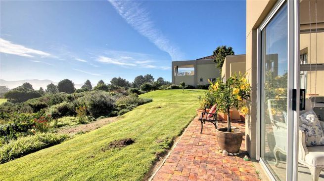 2 Bed Apartment in Hamilton ready, Grassy Park | RentUncle