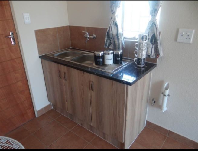 2 Bedroom House In Soweto Pimville Rentuncle