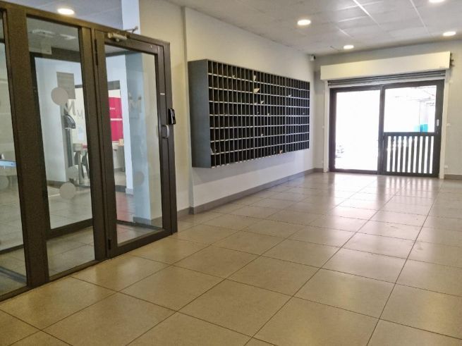 Unfurnished 3 Bedroom Apartment in Wynberg, Wynberg | RentUncle