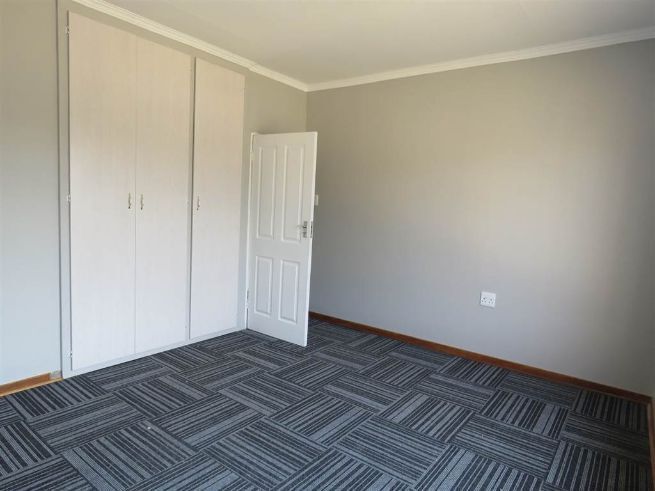 Two Bedroom Apartment In Harrismith, Kings Hill | RentUncle