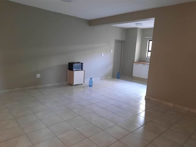 One Bed Apartment in Rustenburg Central, Renosterfontein AH | RentUncle