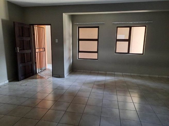 One Bed Apartment in Rustenburg Central, Renosterfontein AH | RentUncle