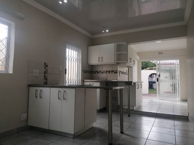 1 Bedroom Apartment / Flat to Rent in Fish Hoek, Fish Hoek Central ...