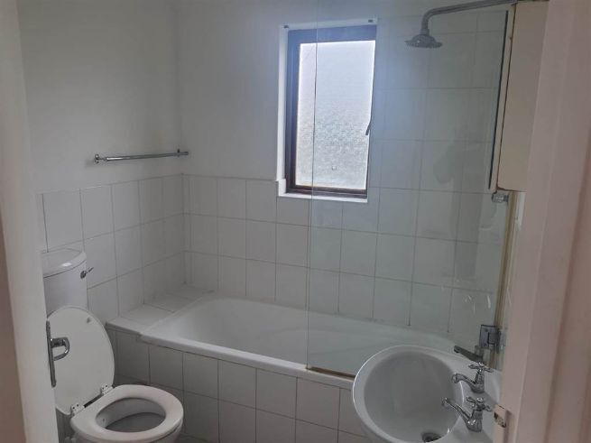 2 Bedroom Apartment / Flat to Rent in Parow North, Parow North | RentUncle